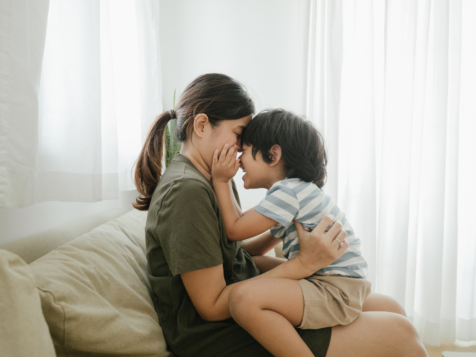 Apa Itu Attachment Parenting? Manfaat dan Cara Menerapkannya - The Good Parent