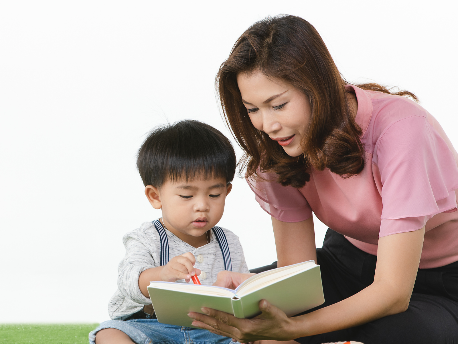 Stimulasi Bahasa Anak: Cara Agar Si Kecil Cepat Bicara - The Good Parent